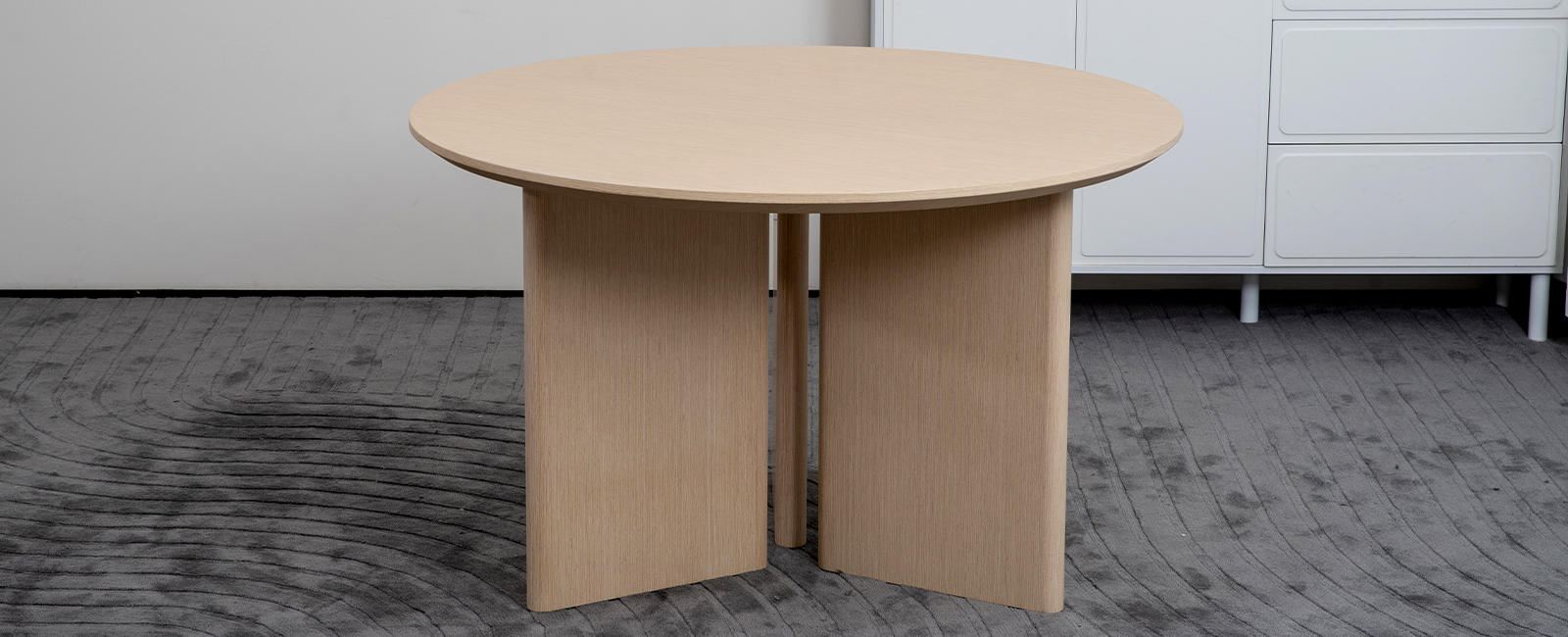 Minimalist Solid Wood Small Round Dining Table 4 Legs - Buy Round ...